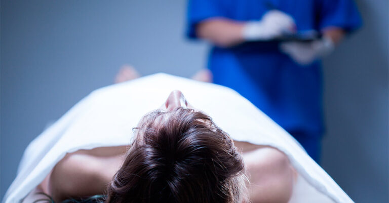 Por que embalsamar corpo? Entenda a importância!